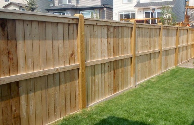 Hurricane-Resistant Fencing: The Ultimate Guide